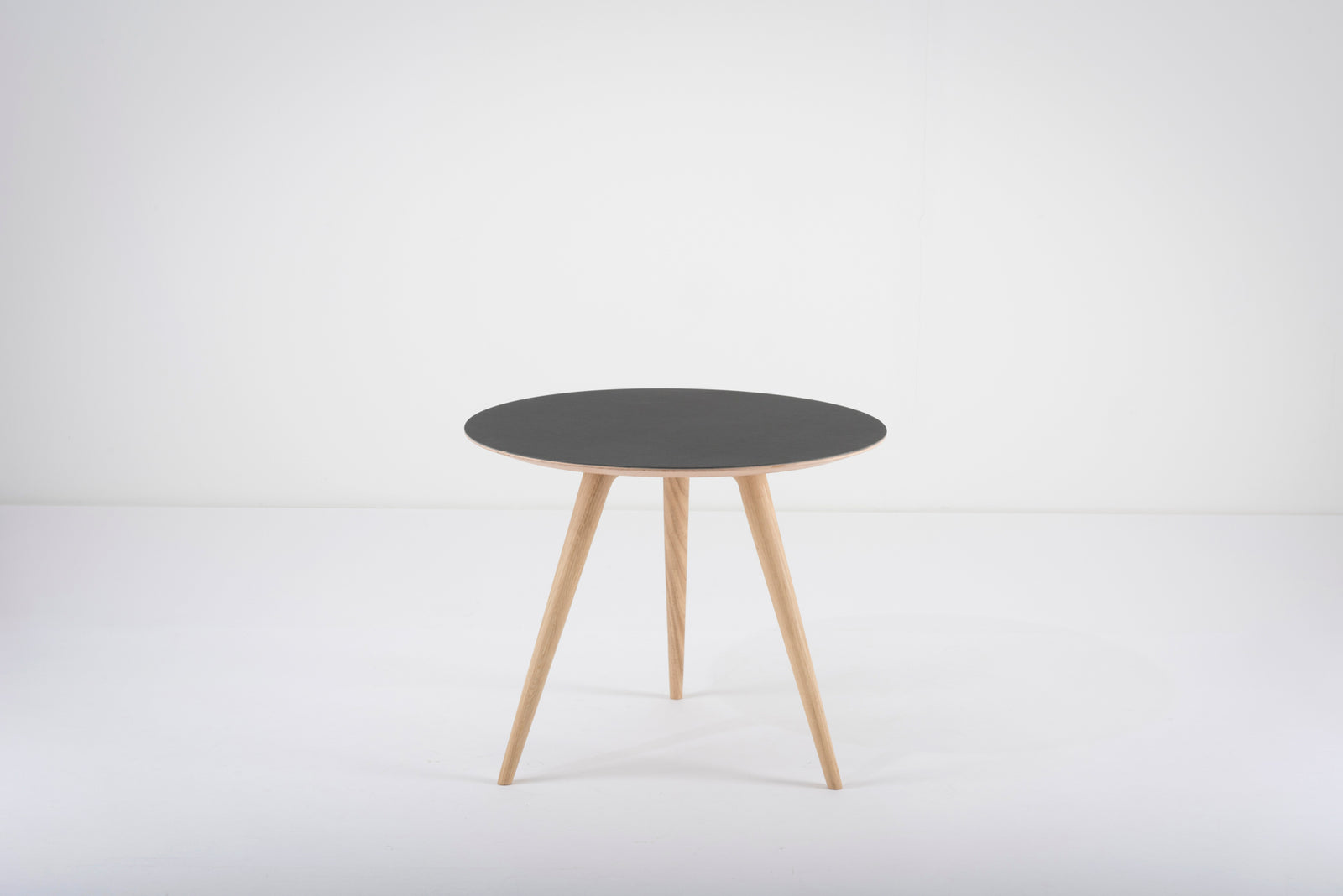 Arp | side table - Stol Furniture